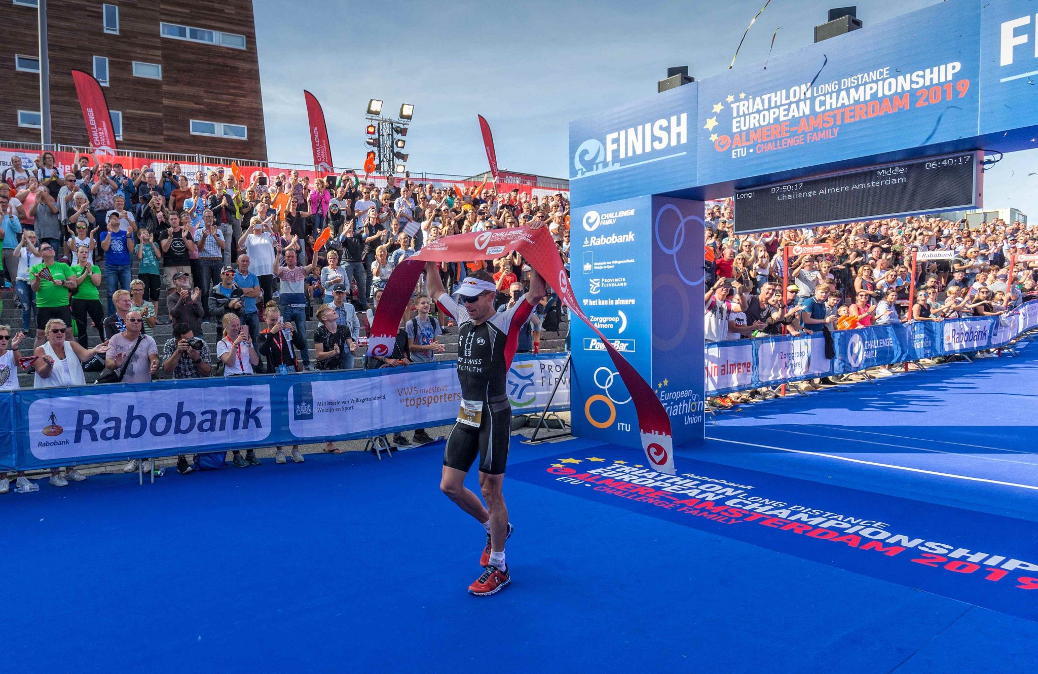 Matt Trautman takes race record Challenge Almere Amsterdam, Yvonne van ...